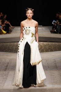 Givenchy Haute Couture Catwalk Fashion Show FW09 | Team Peter Stigter ...