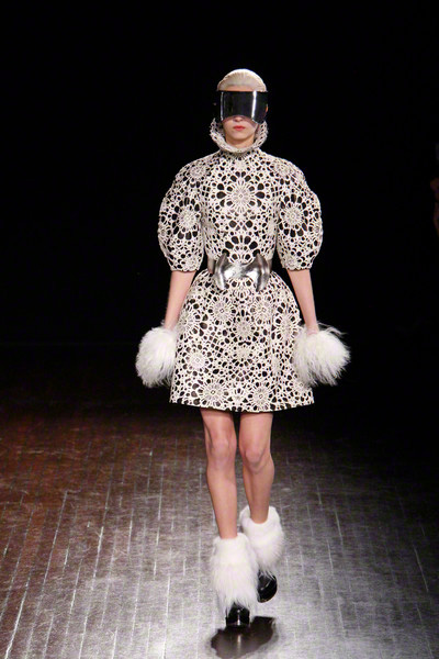 Alexander McQueen Catwalk Fashion Show Paris FW2012 | Team Peter ...