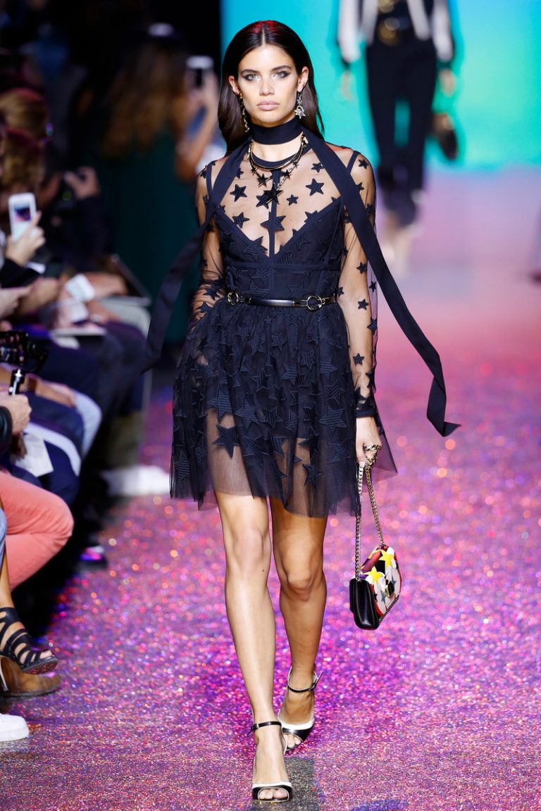 Summer Catwalk Trend 2017: Tiny Bags | Team Peter Stigter, catwalk show ...