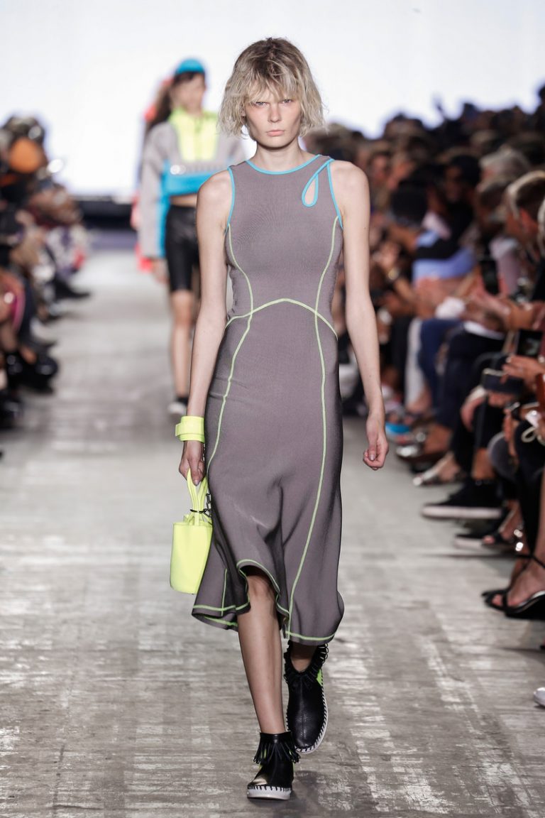 Summer Catwalk Trend 2017: Tiny Bags | Team Peter Stigter, catwalk show ...