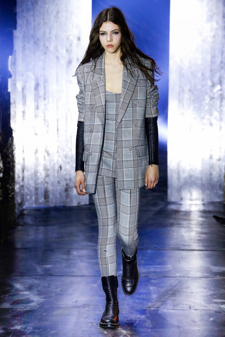 Fall/Winter Catwalk Trend 2017/2018: Grey Suits | Team Peter Stigter ...