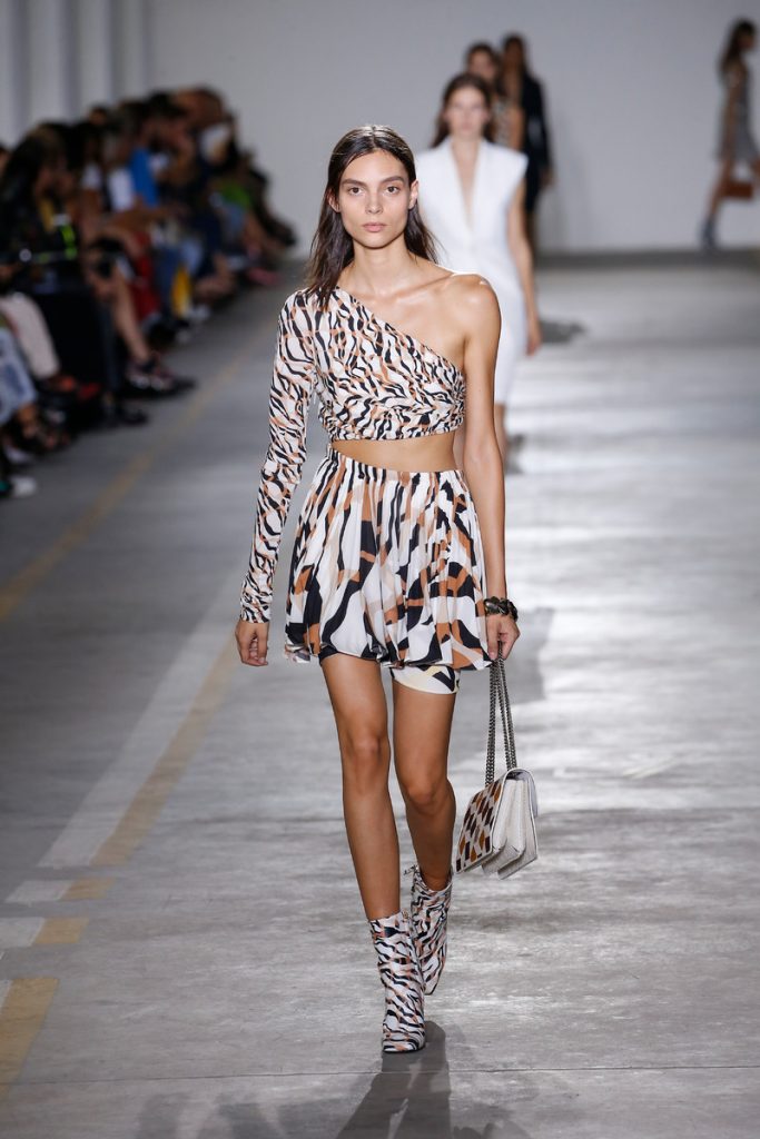 Roberto Cavalli Catwalk Fashion Show Milan Womenswear SS2019 | Team ...