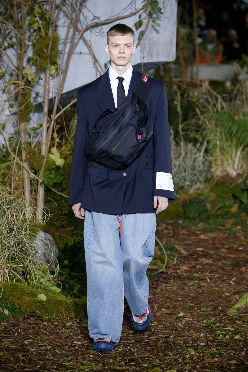 Off-White Catwalk Fashion Show Paris FW2019 | Team Peter Stigter ...
