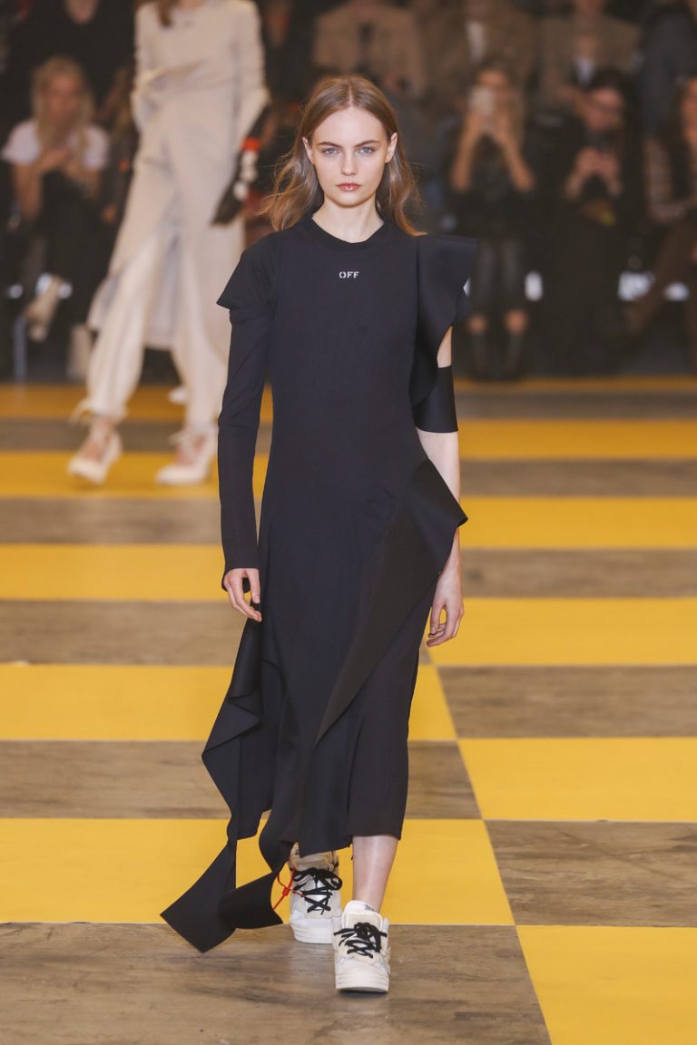 Off-White Catwalk Fashion Show Paris FW2019 | Team Peter Stigter ...