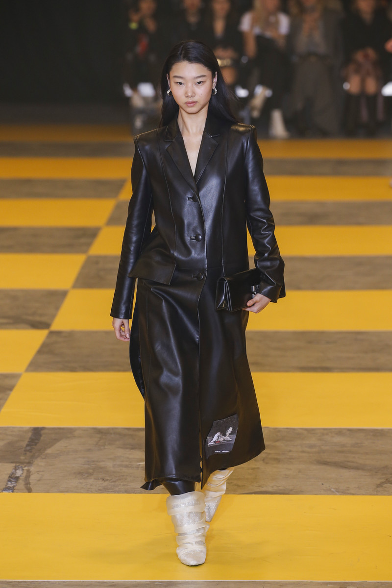 Off-White Catwalk Fashion Show Paris FW2019 | Team Peter Stigter ...