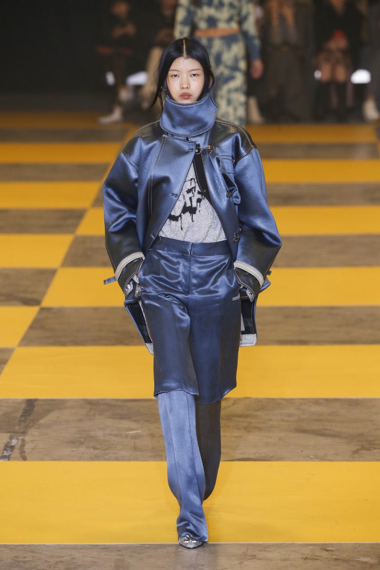 Off-White Catwalk Fashion Show Paris FW2019 | Team Peter Stigter ...
