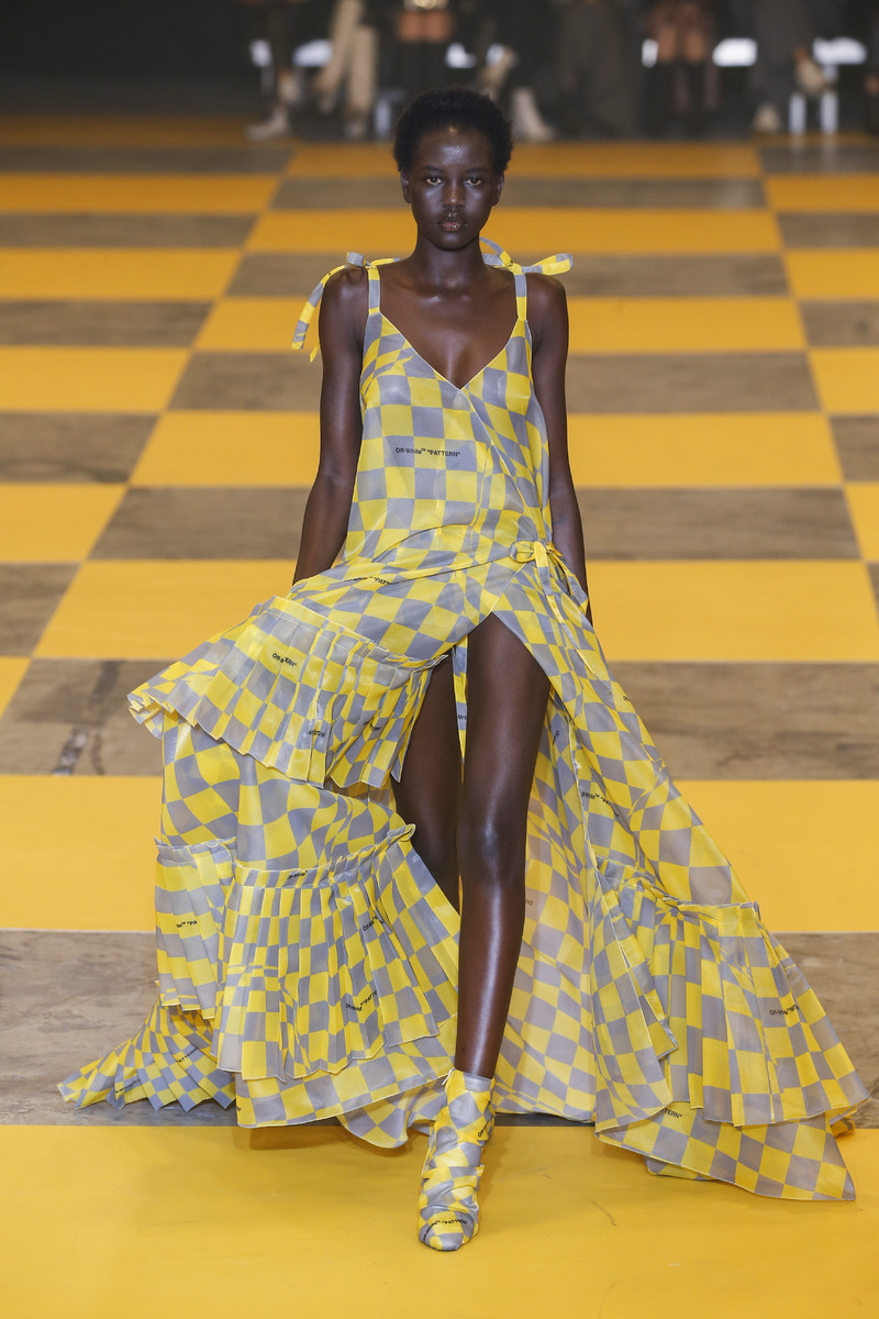 Off-White Catwalk Fashion Show Paris FW2019 : Team Peter Stigter ...