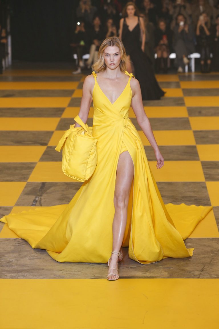 Off-White Catwalk Fashion Show Paris FW2019 : Team Peter Stigter ...